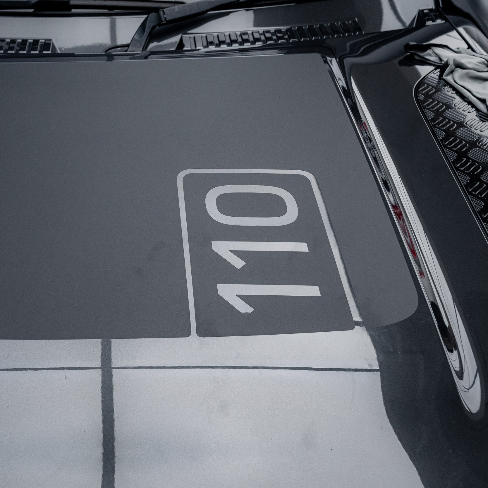 Land Rover Defender 110 Hood Decal - Precision fit – The Topaz Shop